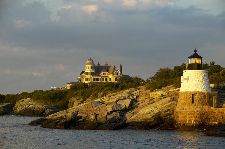 G97 - Beavertail Lighthouse at Sunrise - Onne van der Wal