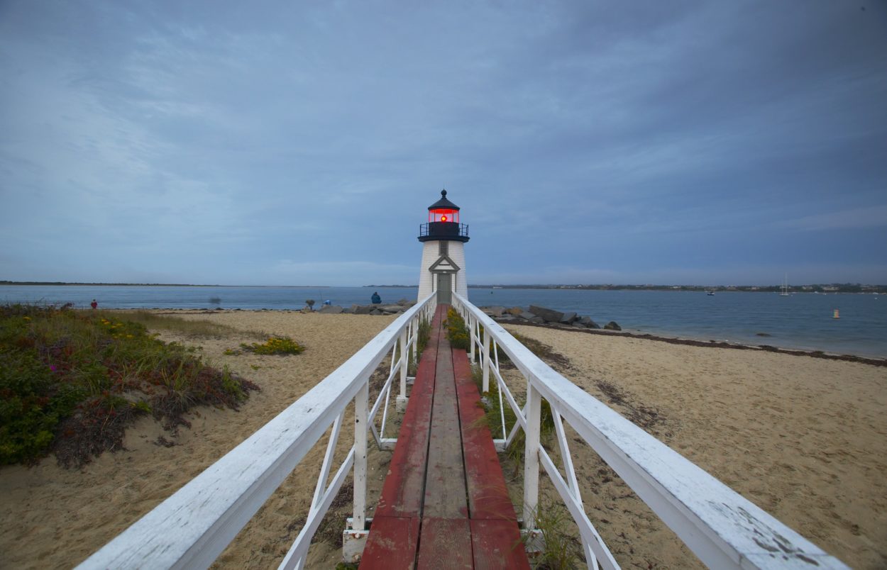 M131 - Walkway of Brant Point Nantucket - Onne van der Wal